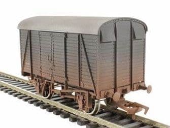 Dapol 4F-021-00 12-ton box van in GWR grey - 144837 - weathered