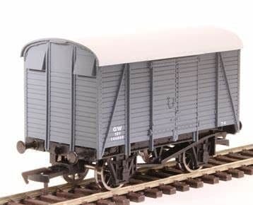 Dapol 4F-021-015 12-ton box van in GWR grey - 144840