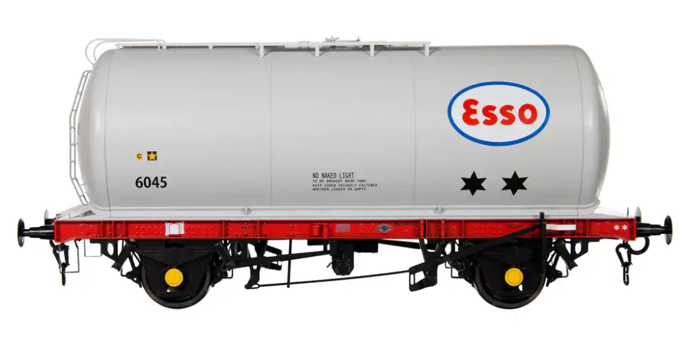 Dapol 7F-064-009 Scale 1 43 O 45t TTA Tank Wagon Esso Red/Grey Chassis 6102
