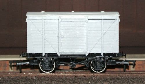 Dapol A019 Scale 1 76 OO LMS Vent Van Unpainted