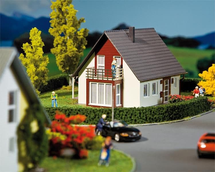 Faller 130318 HO Scale Detached House Wine Red VI