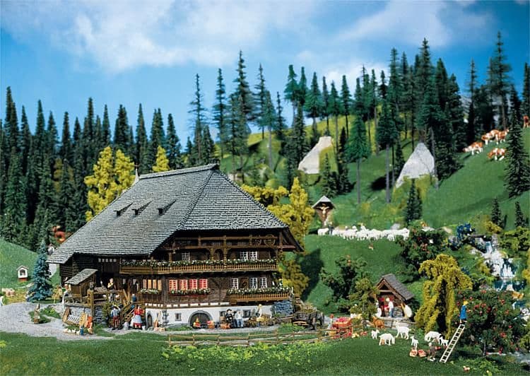 Faller 130366 HO Scale Black forest Farmhouse & Farmyard Era I