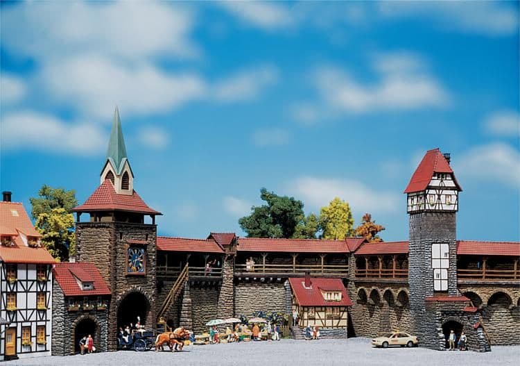 Faller 130401 HO Scale Old Town Wall Set Era I