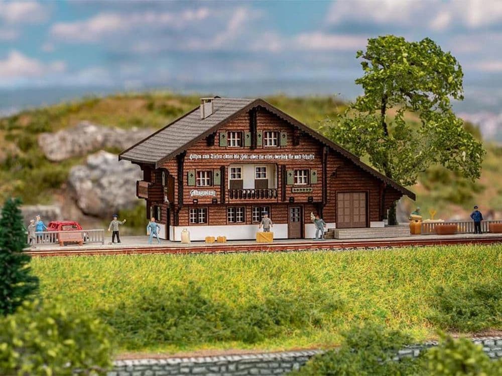 Faller 282702 Scale 1 220 Z Langwies Station Kit II