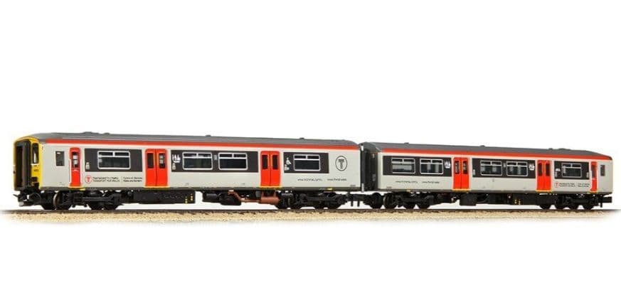 Farish 371-339SF Class 150/2 2-Car DMU 150213 Transport for Wales Sound ...