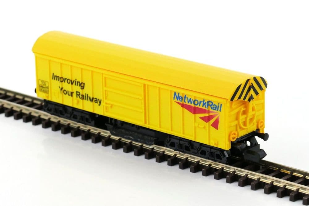 GM2420101 Network Rail Track Cleaning Wagon