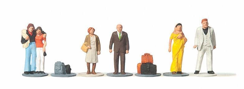Merten 0282523 Scale 1 120 TT Passers By 6 Figure Set