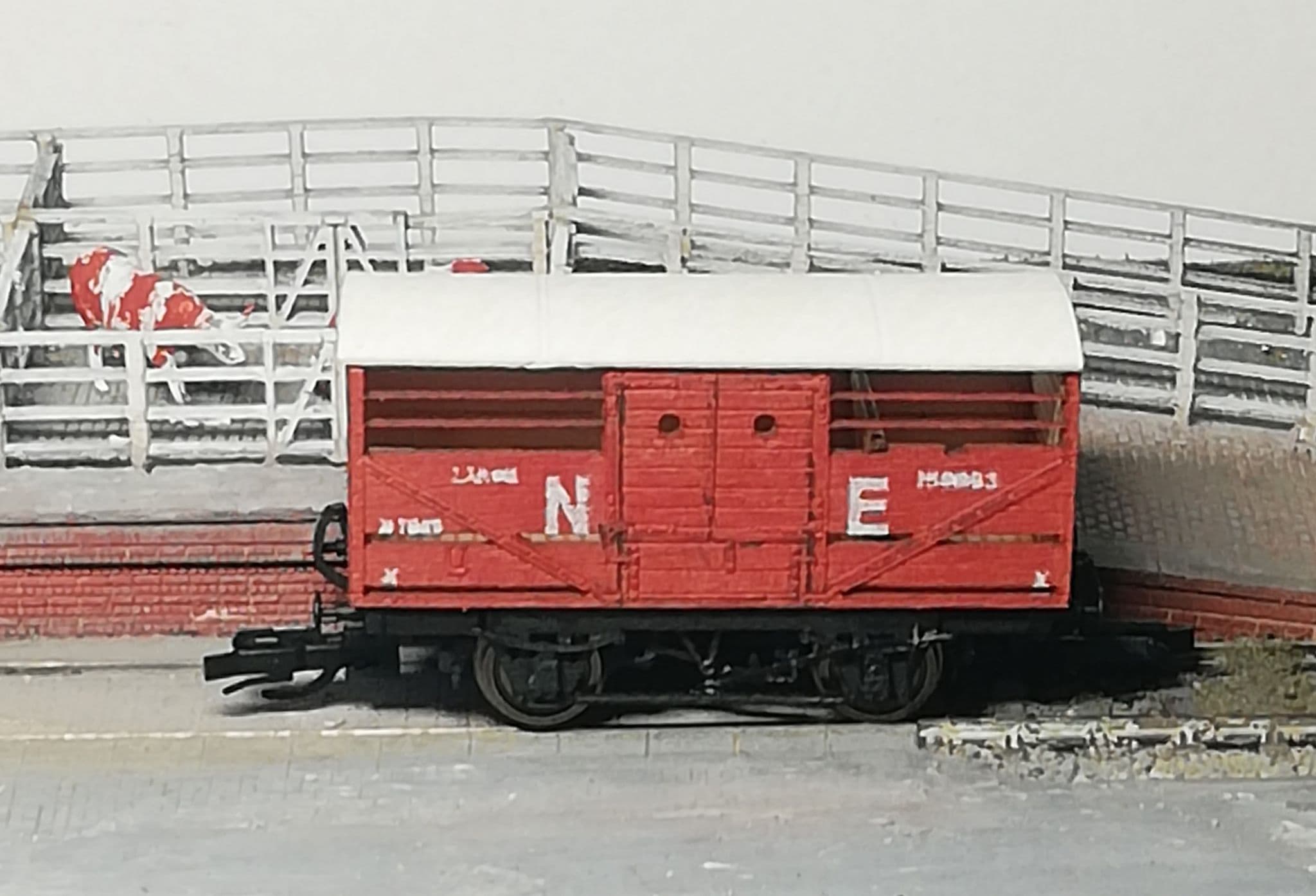 OCWW ALTT120 045 Standard LNER Cattle Wagon