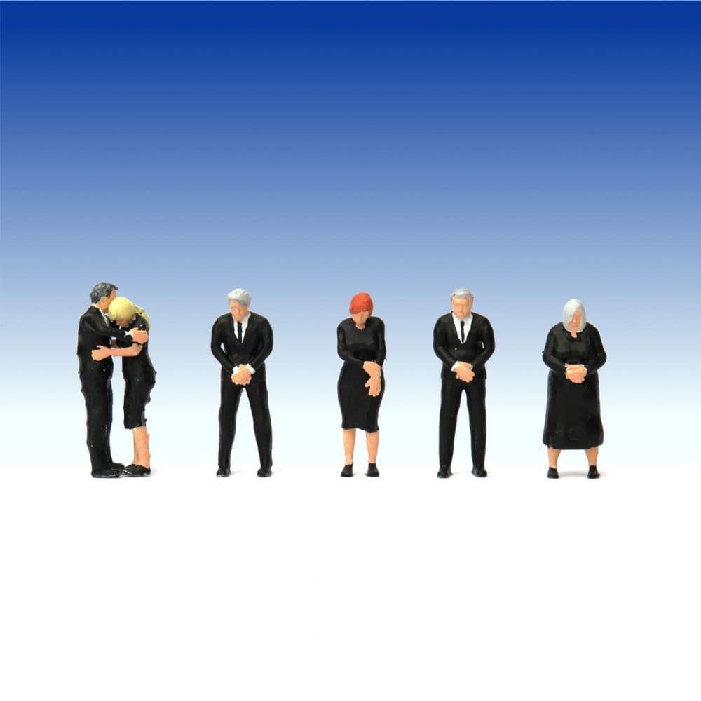OSBF102 OO Gauge Figures Funeral Mourners painted x6