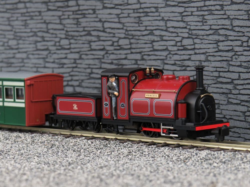 OSBF105 OO Gauge Figures for Kato Peco Small England Locomotive ...