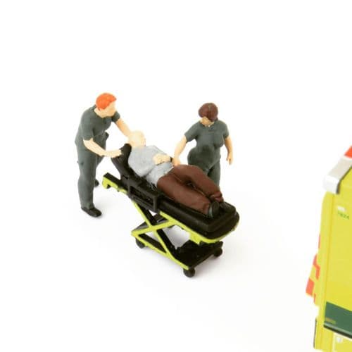 OSBF112 OO Gauge Paramedic Figures painted