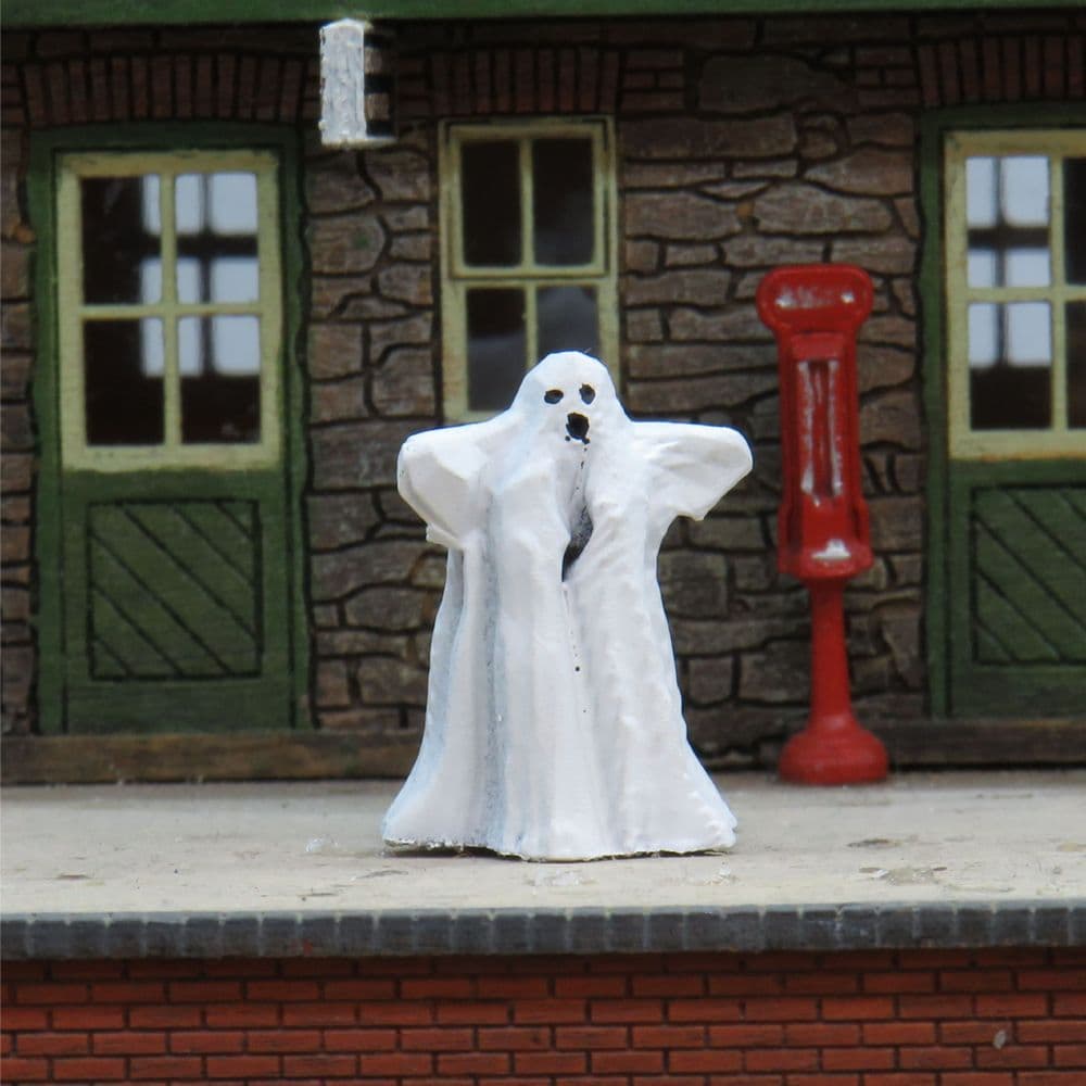 OSBF172 OO gauge Ghost painted figure