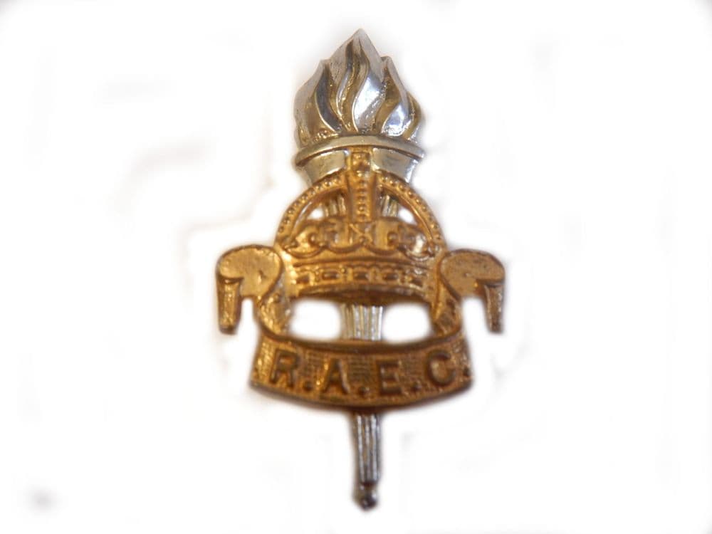 Royal Army Educational Corps Cap Badge RAEC kc