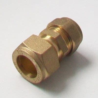 Compression 15mm to 16mm Adapter Coupling - 24401516 - Plumbers Mate Ltd