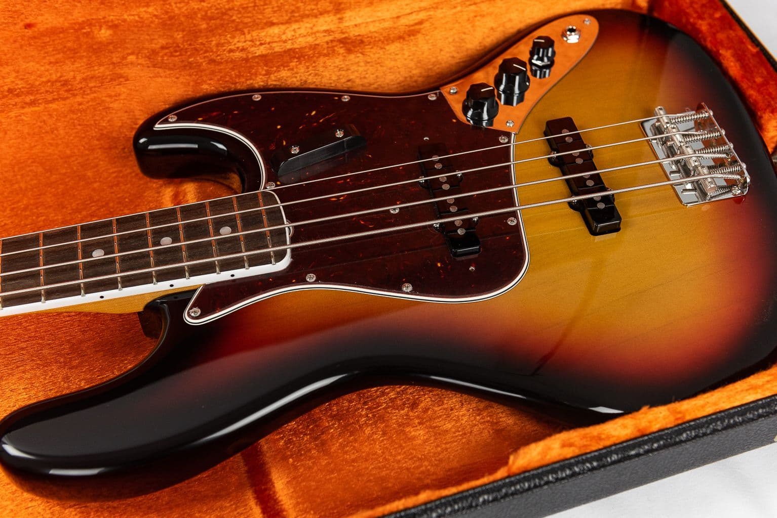 Fender American Vintage II 1966 Jazz Bass Sunburst