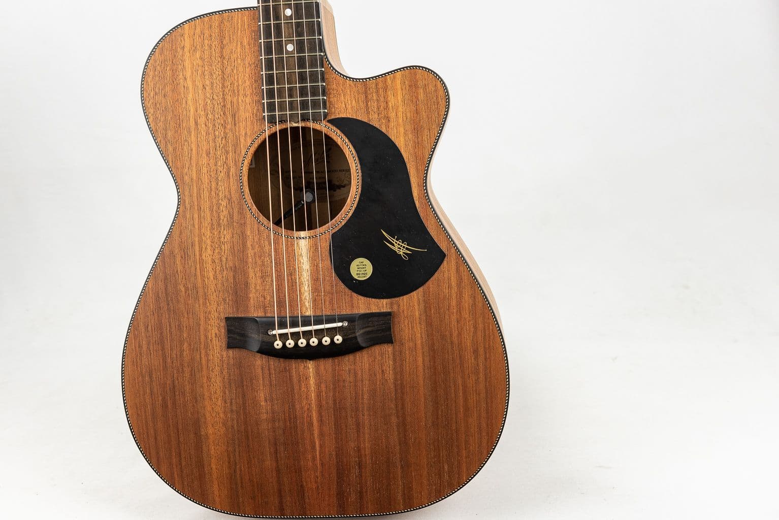 Maton EBW808C Blackwood Cutaway Electro Guitar inc Case