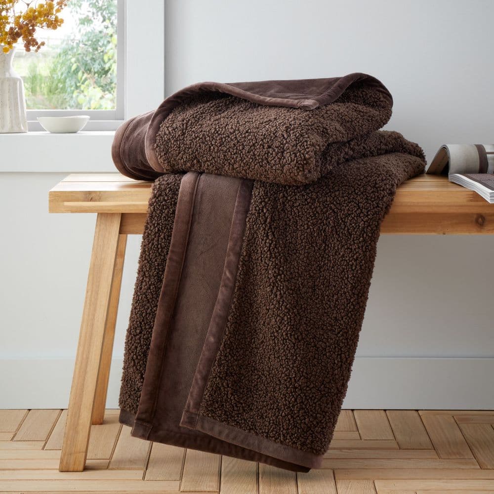 Catherine Lansfield So Soft Velvet Boucle Chocolate Throw