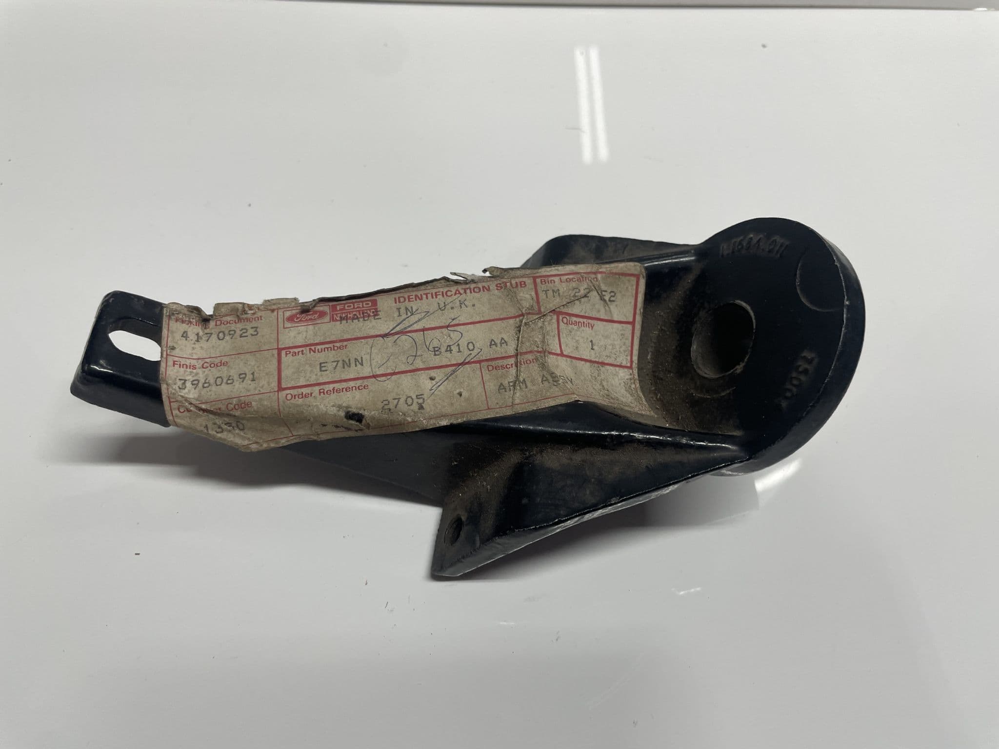 ARM ASSY RH E7NNB410AA 10 SERIES SEAT