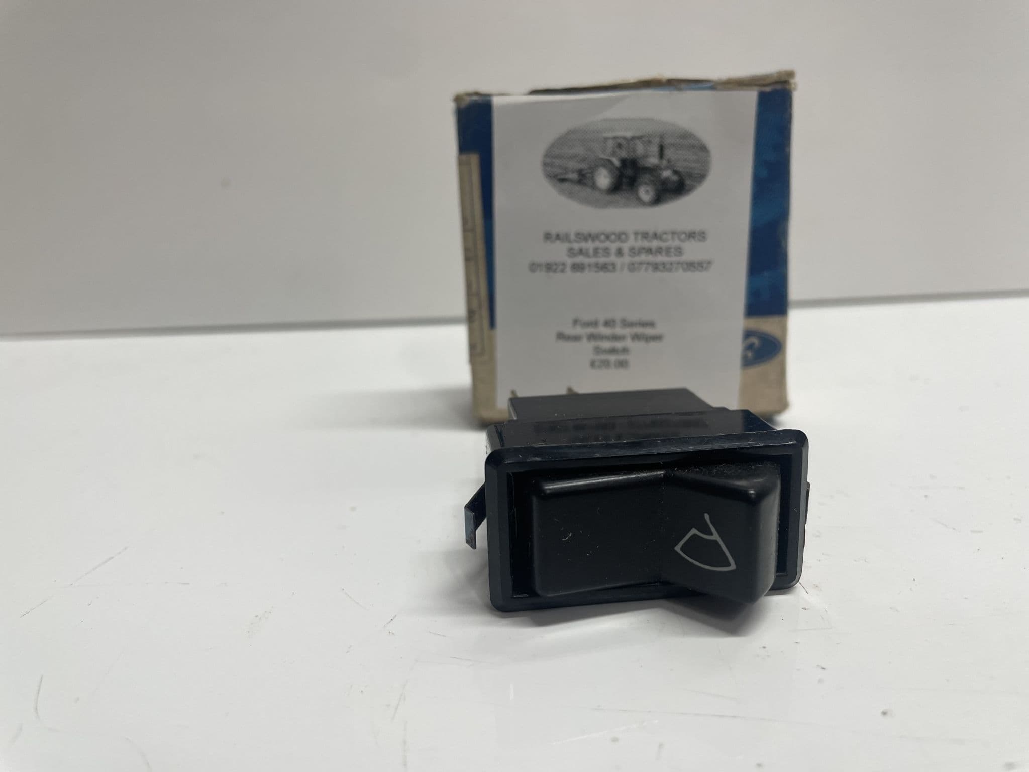 FORD 40 SERIES REAR WINDER SWITCH