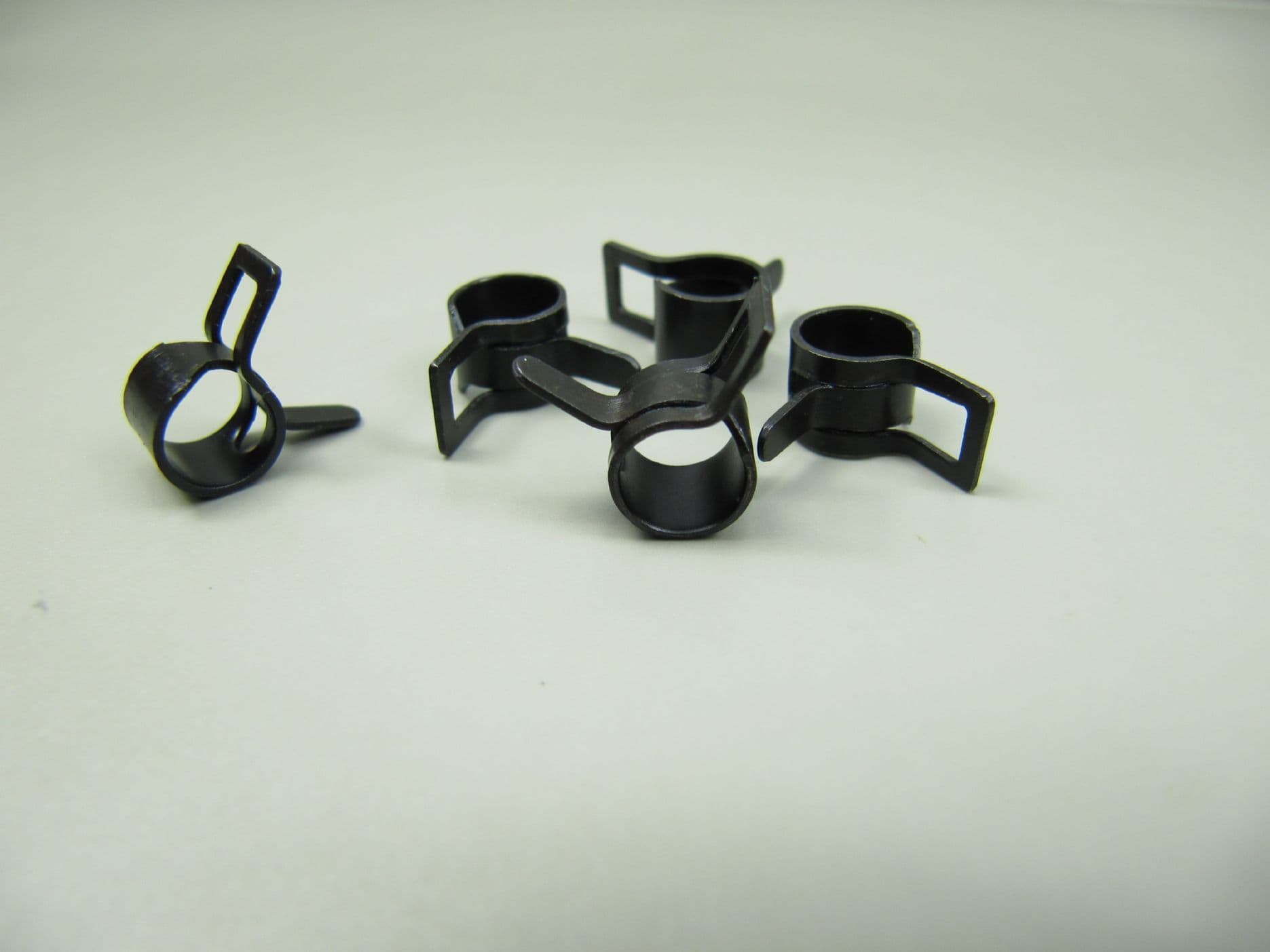 Fuel Line Retaining Clips 6mm Black 5pcs