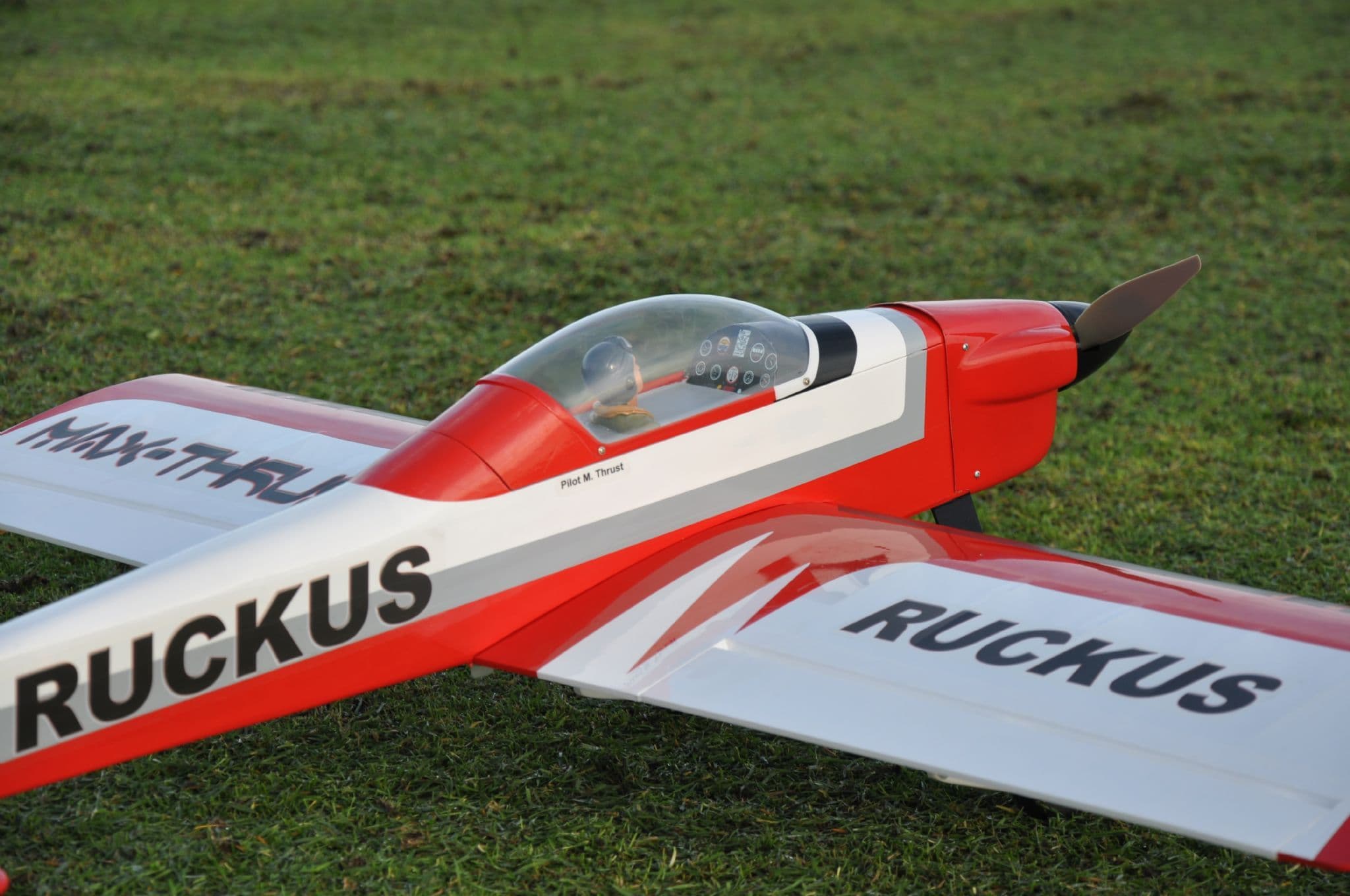 MAX THRUST PRO-BUILD BALSA RUCKUS KIT RED - IC OR ELECTRIC