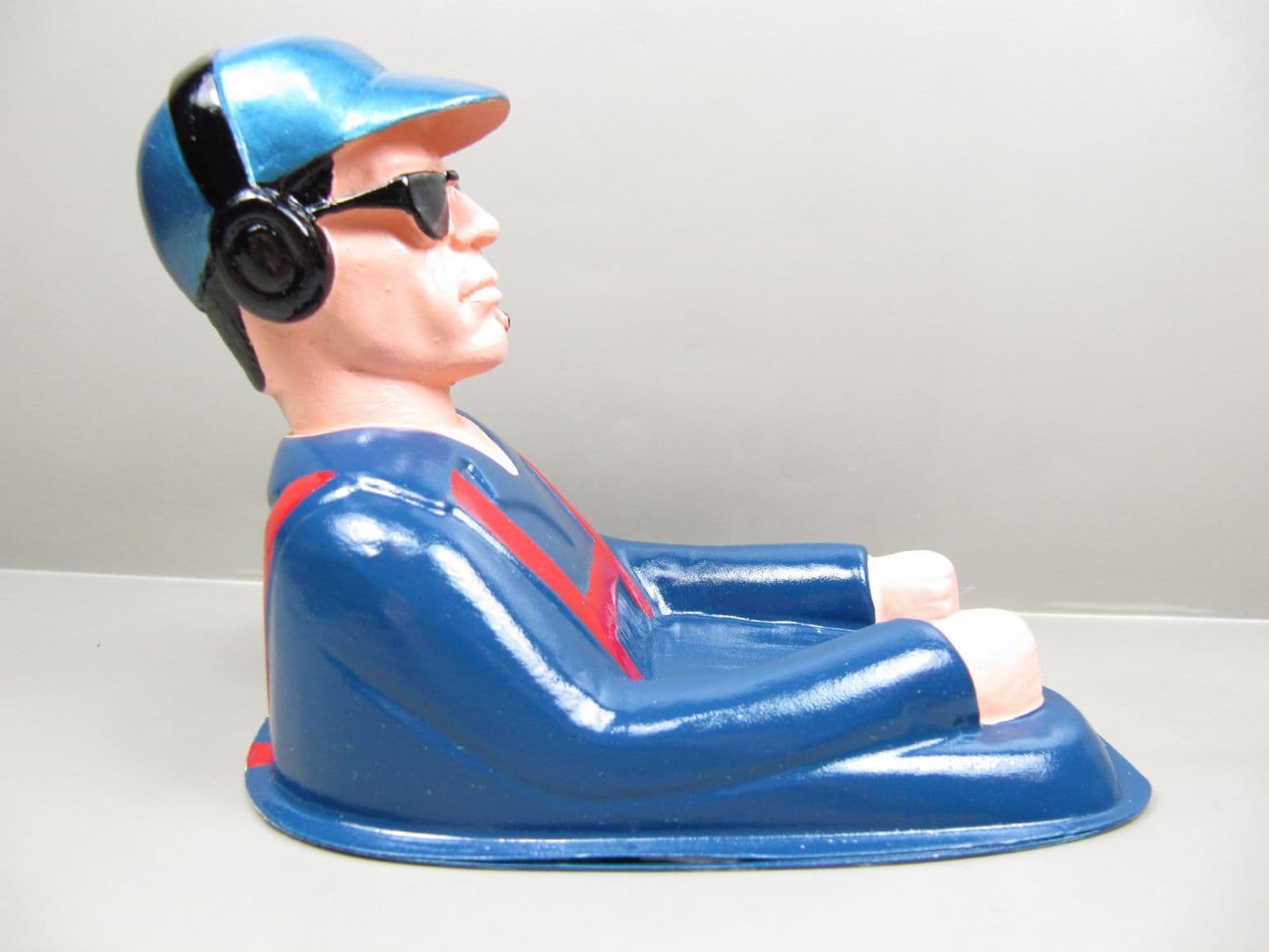 Resin Civilian Pilot 103mmx124mmx92 1 20 size model