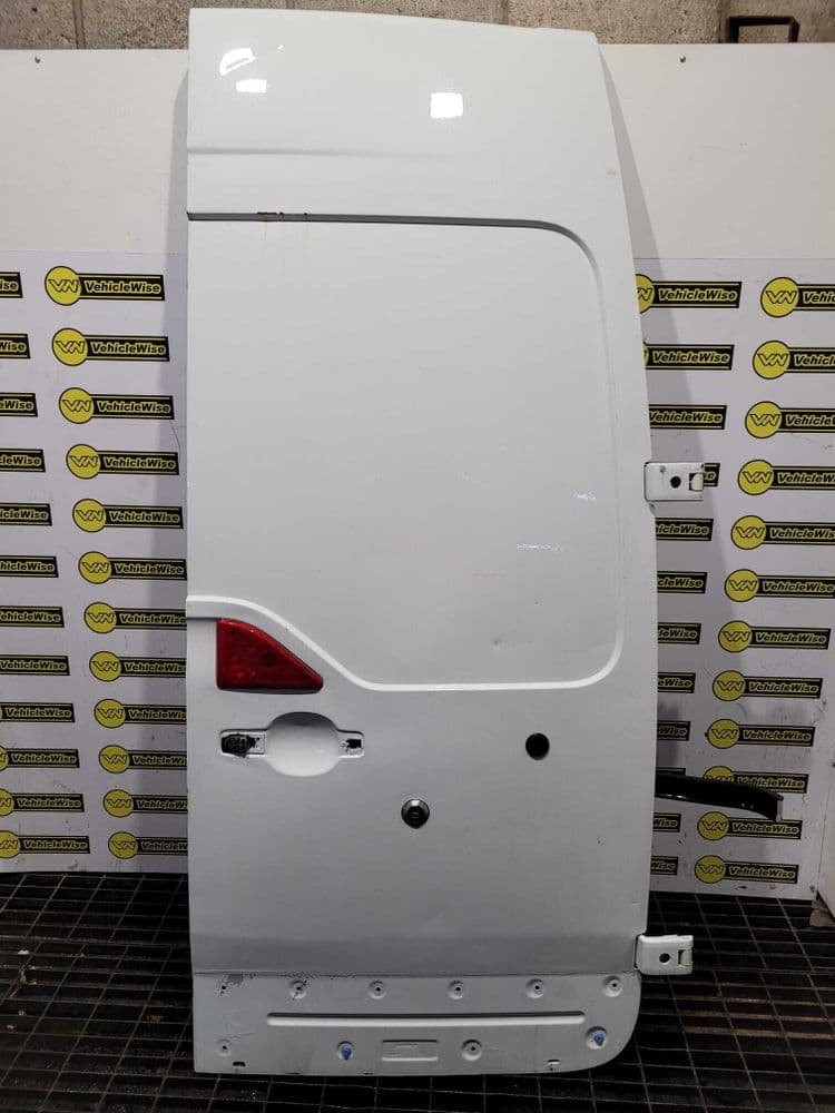 2010-2020 RENAULT MASTER MK3 2.3 DIESEL DRIVERS REAR DOOR *BARE* WHITE