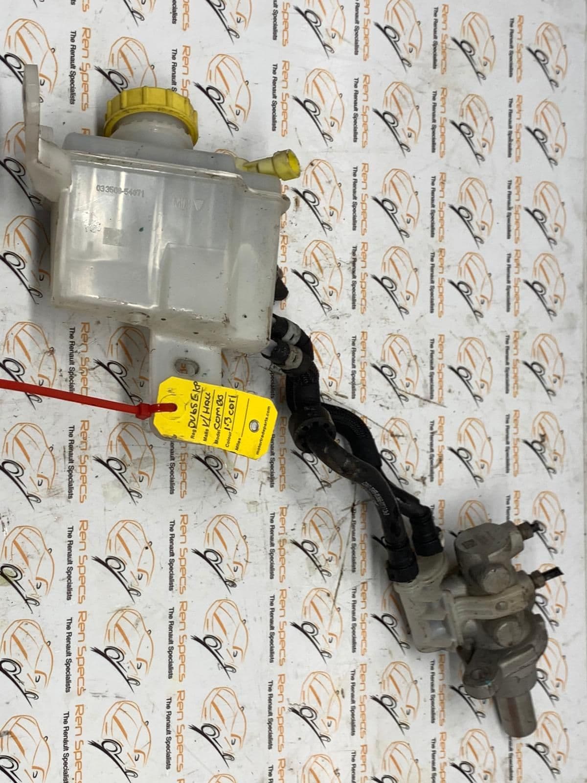 Vauxhall Combo Mk3 (d) 2011-2020 1.3 BRAKE MASTER CYLINDER - 09053C640 [BP]