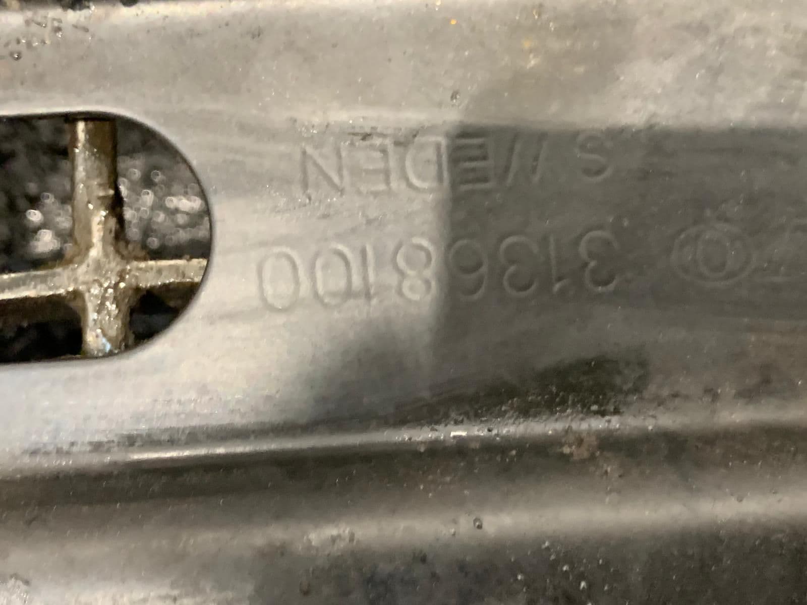 Volvo S60 2.0 DCI 2015-2020 LOWER RADIATOR BRACKET SUPPORT - 31368100 [BP]