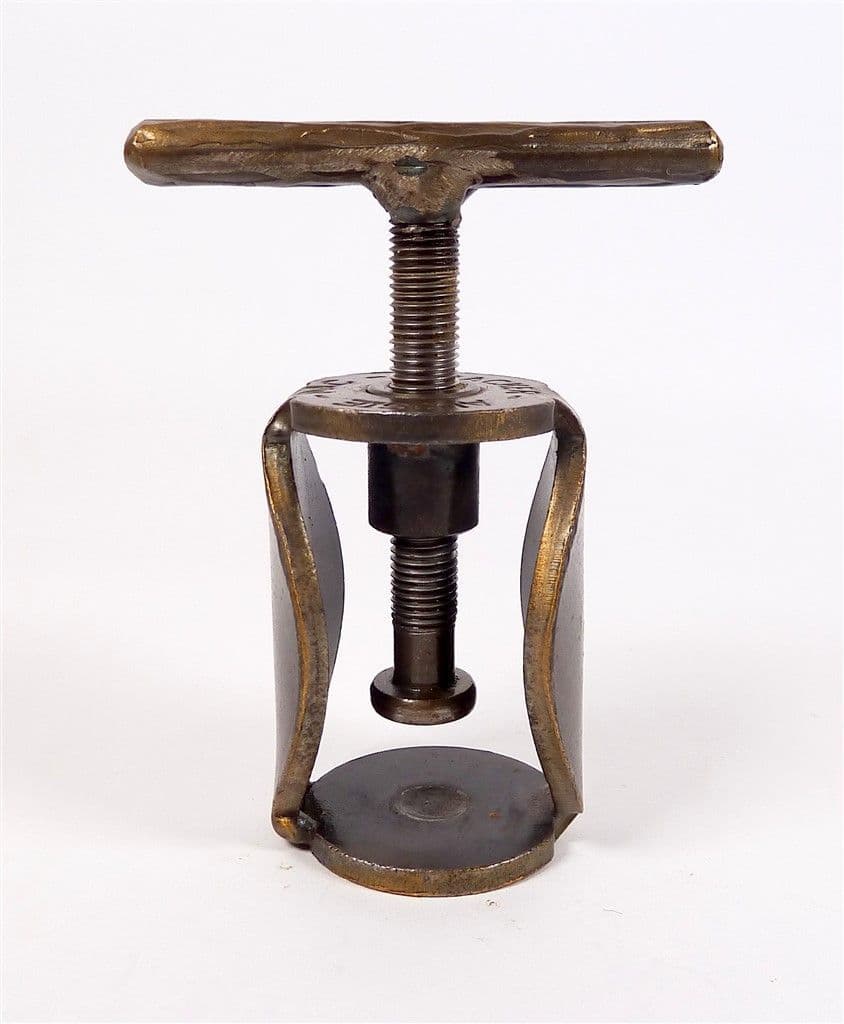 2007 Aussie-Mac-Cracker Screw Clamp Vice Nutcracker Nut Cracker Machine ...
