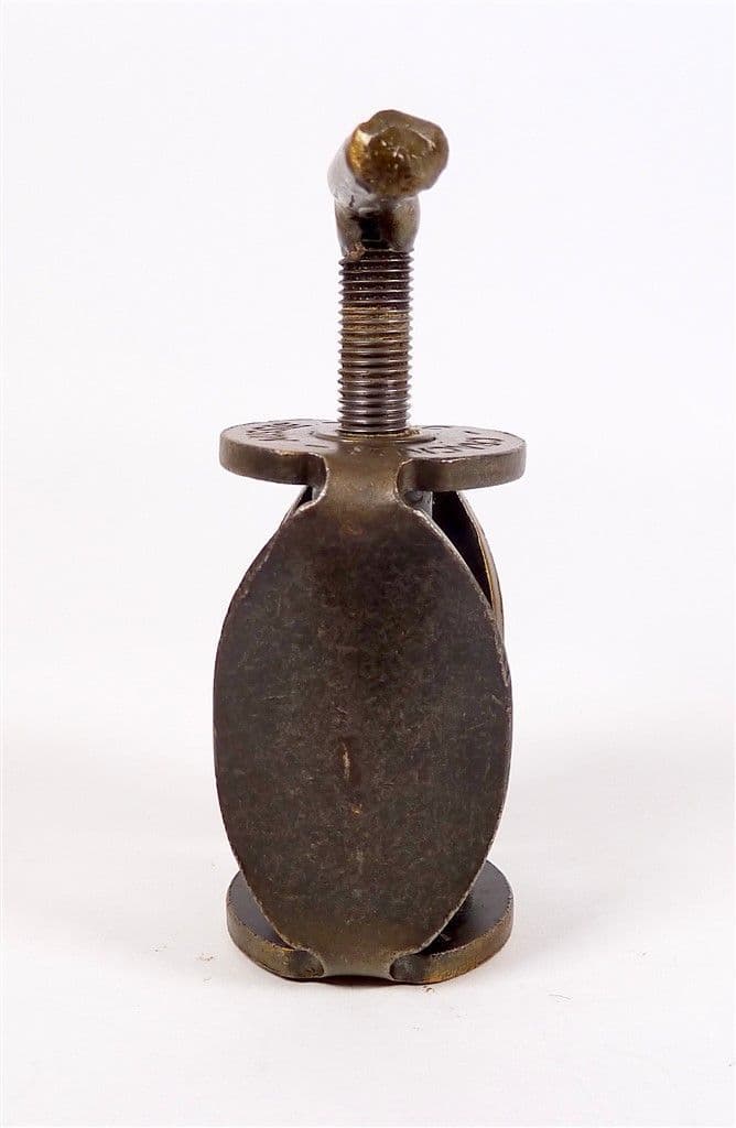 2007 Aussie-Mac-Cracker Screw Clamp Vice Nutcracker Nut Cracker Machine ...