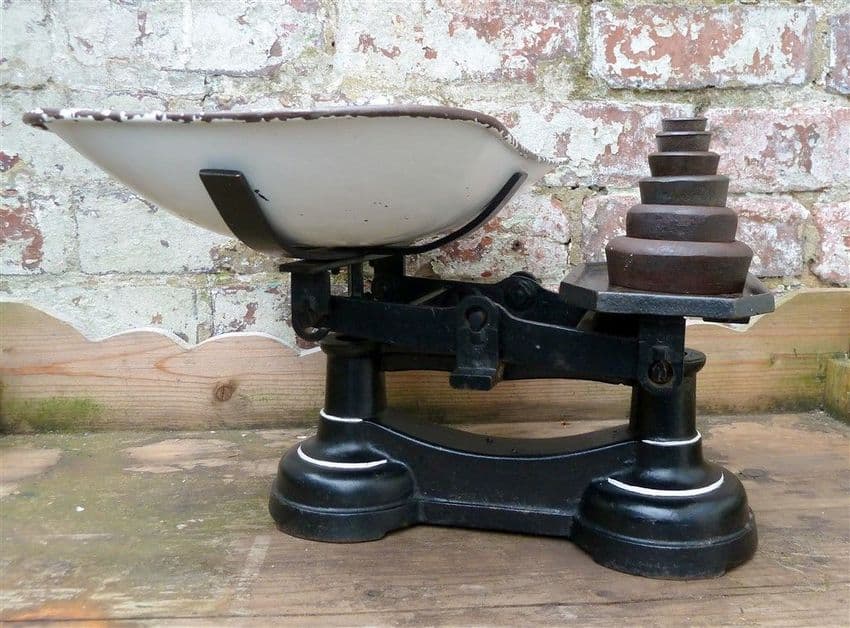 Vintage Country Kitchen Cast Iron No 9 Weighing Scales 1930s c/w Set of ...