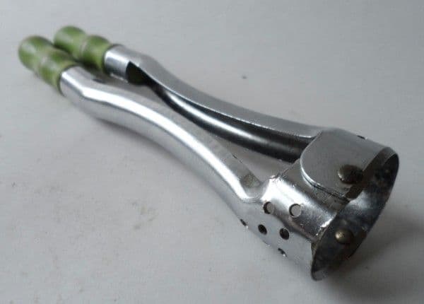 Vintage Kitchen Utensil Nutbrown Grapefruit Corer Made In England Circa ...