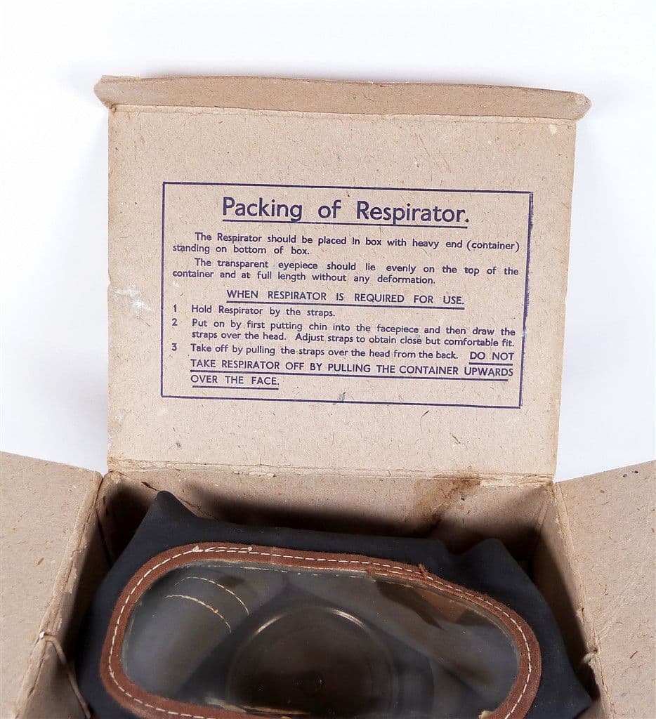 Vintage Military Boxed 1937 WW2 British Civilian Medium Adults Gas Mask ...