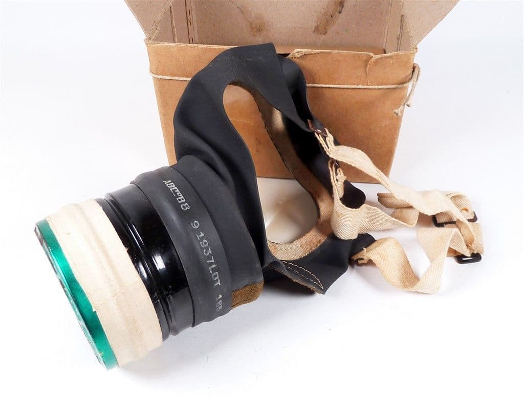 Vintage Military Boxed 1937 WW2 British Civilian Medium Adults Gas Mask ...
