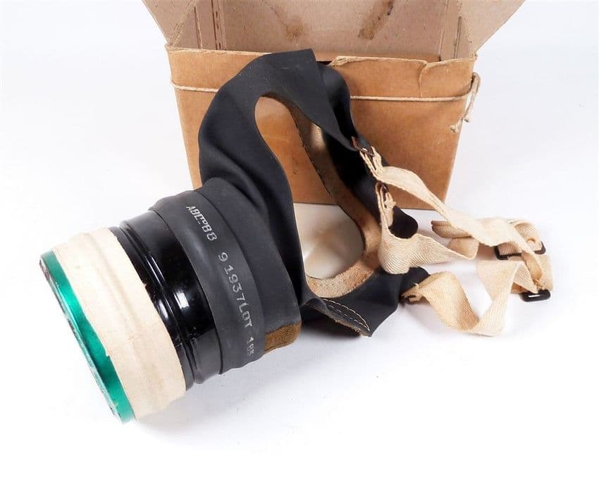 Vintage Military Boxed 1937 WW2 British Civilian Medium Adults Gas Mask ...