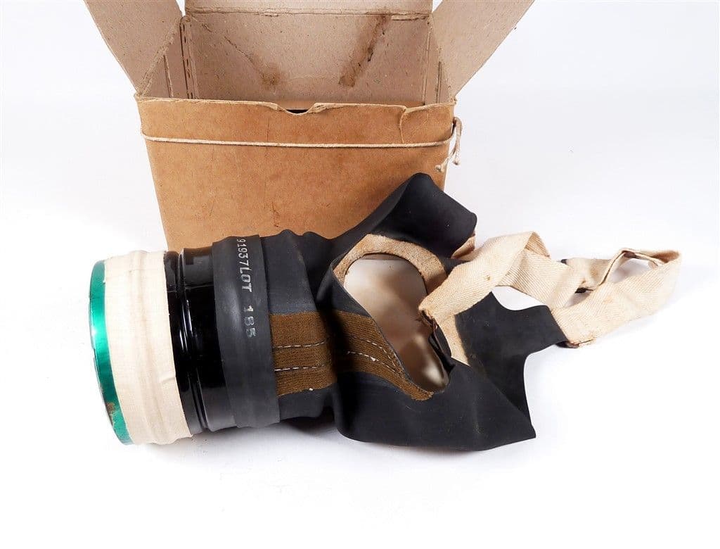 Vintage Military Boxed 1937 WW2 British Civilian Medium Adults Gas Mask ...