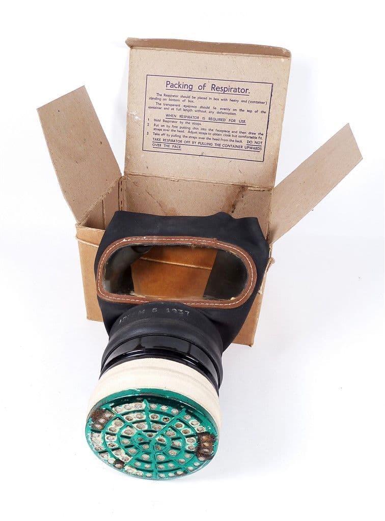 Vintage Military Boxed 1937 WW2 British Civilian Medium Adults Gas Mask ...