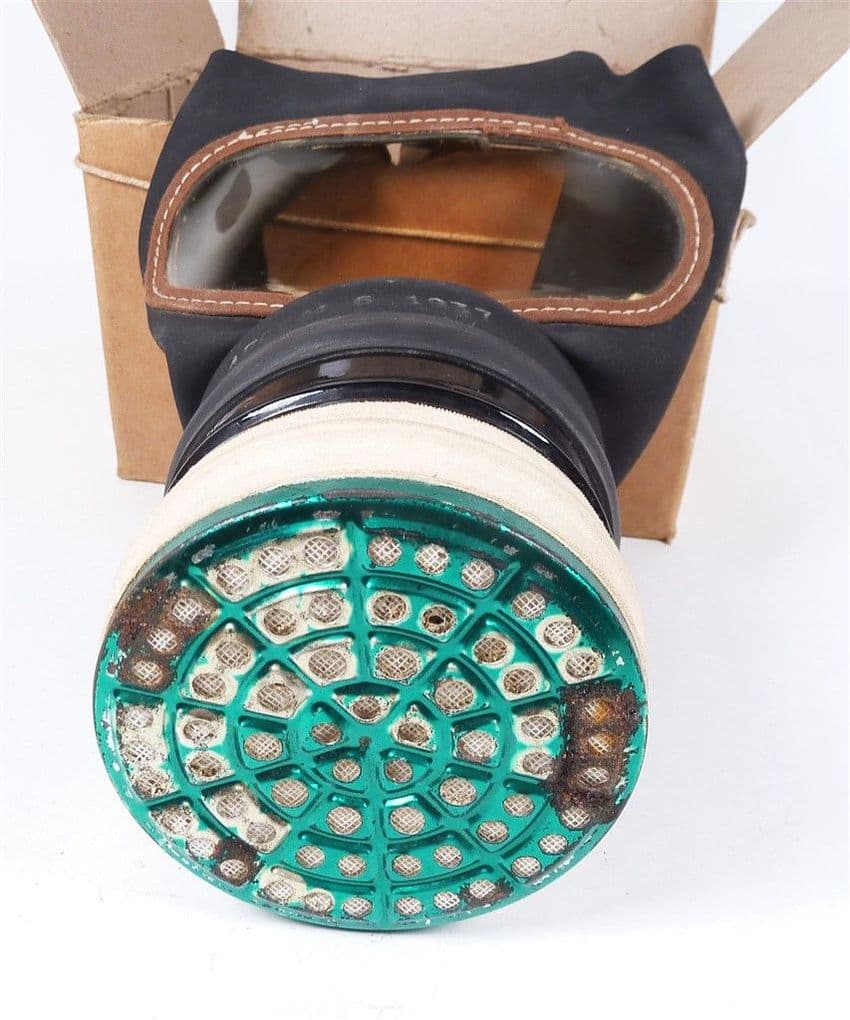 Vintage Military Boxed 1937 WW2 British Civilian Medium Adults Gas Mask ...