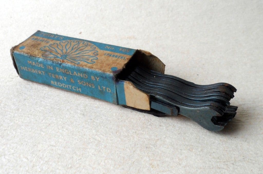 Vintage Tool Boxed Terry s No 906 8 Leaved Magneto Spanner Set Feeler ...