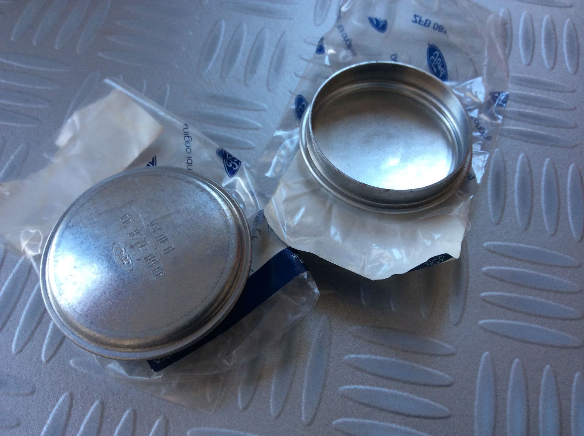 Focus RS Grease caps