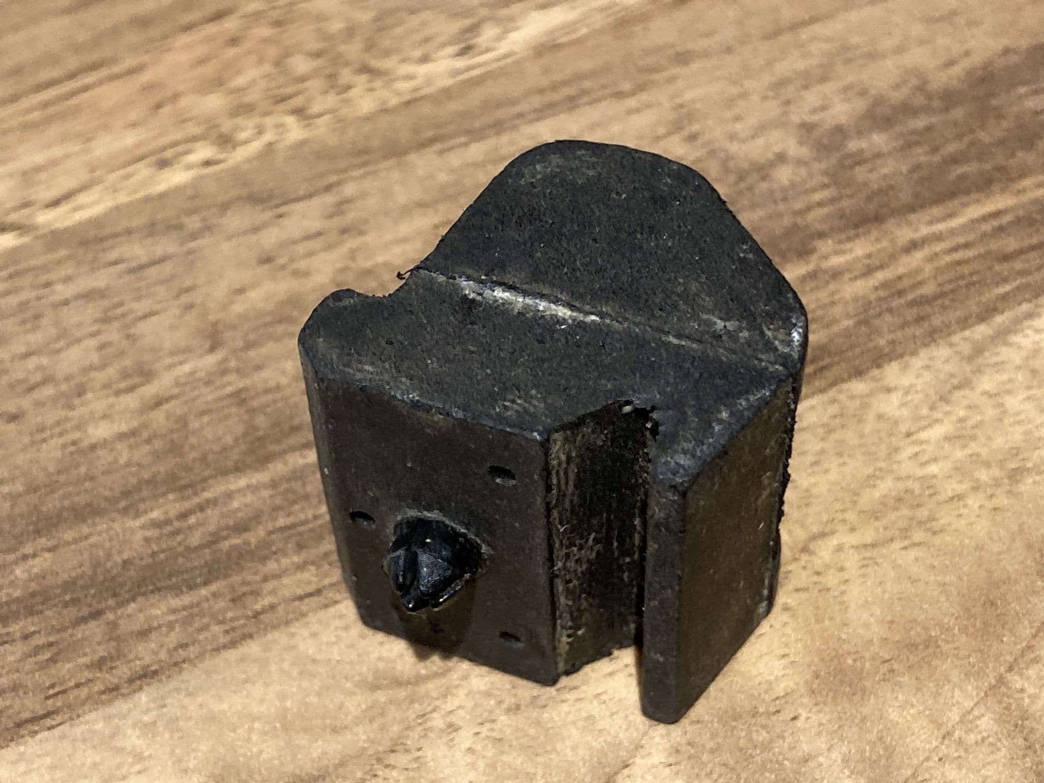 Ford Fiesta MK2/XR2 New Genuine Ford bonnet contact rubber rear