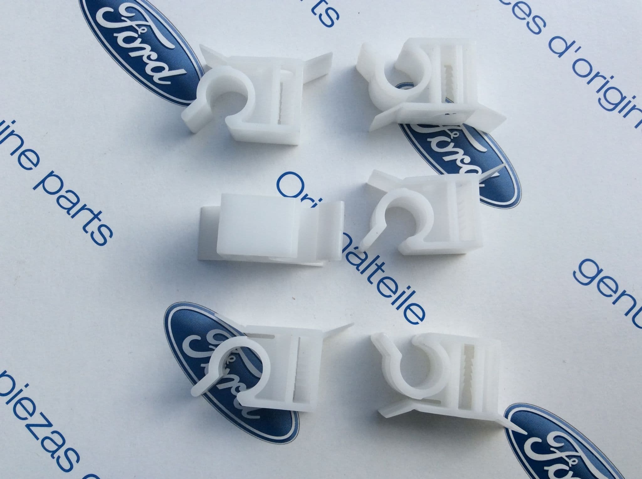 Ford Fiesta MK3/XR/RS New Genuine Ford handbrake cable clips x 6