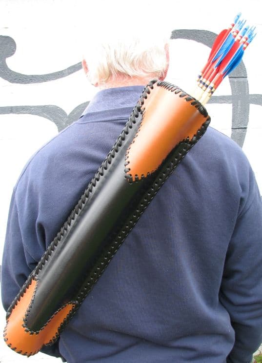 BACK QUIVER hard wearing leather