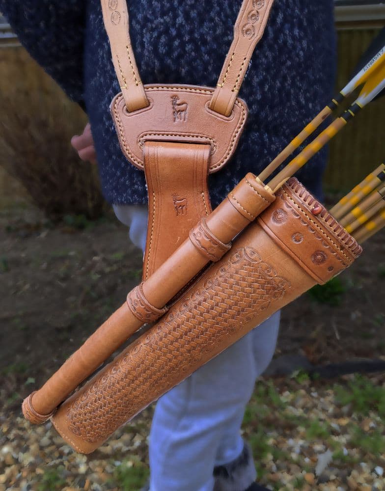 HIP QUIVER SHOULDER TYPE with extra tube & x28;c& x29;