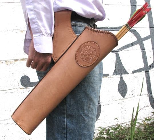 LEATHER HIP QUIVER LIGHT BROWN