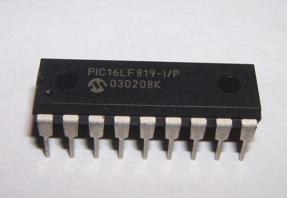 Microchip PIC PIC16F819 MCU 8 Bit 18 Pin DIP Pack of 1