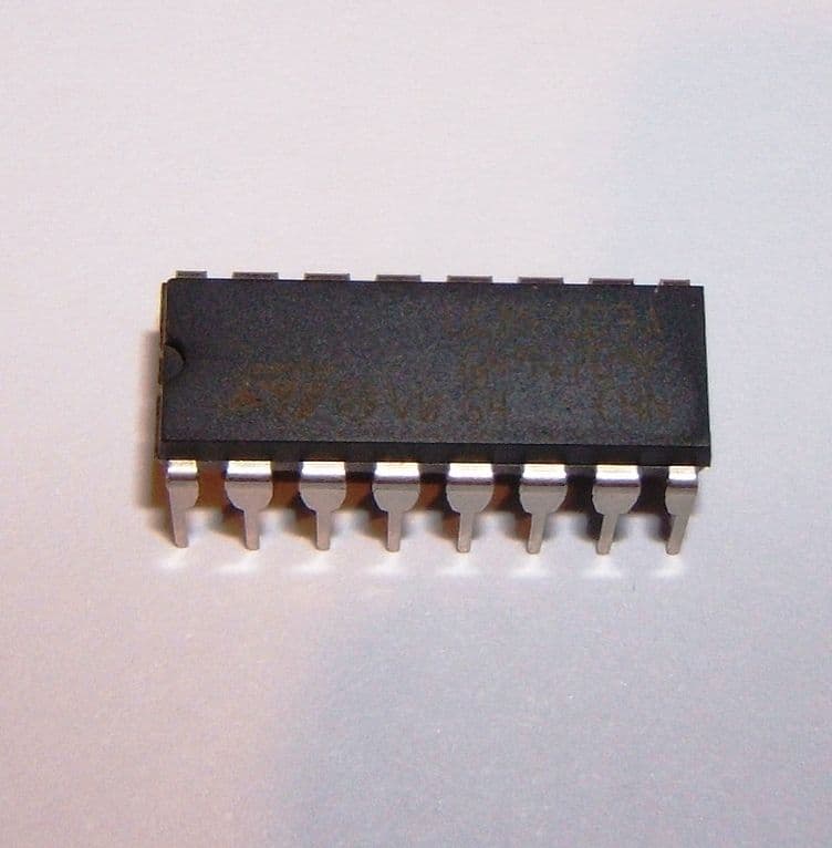 ULN2003 Transistor Array 7 x NPN 16 pin DIP Pack of 1
