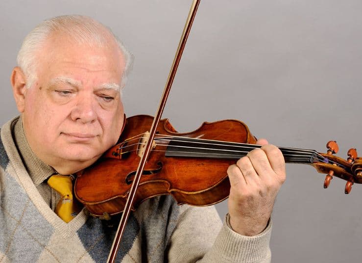 Mario Tubert with his Roger Hansell copy of Guarneri del Gesù s The Baltic