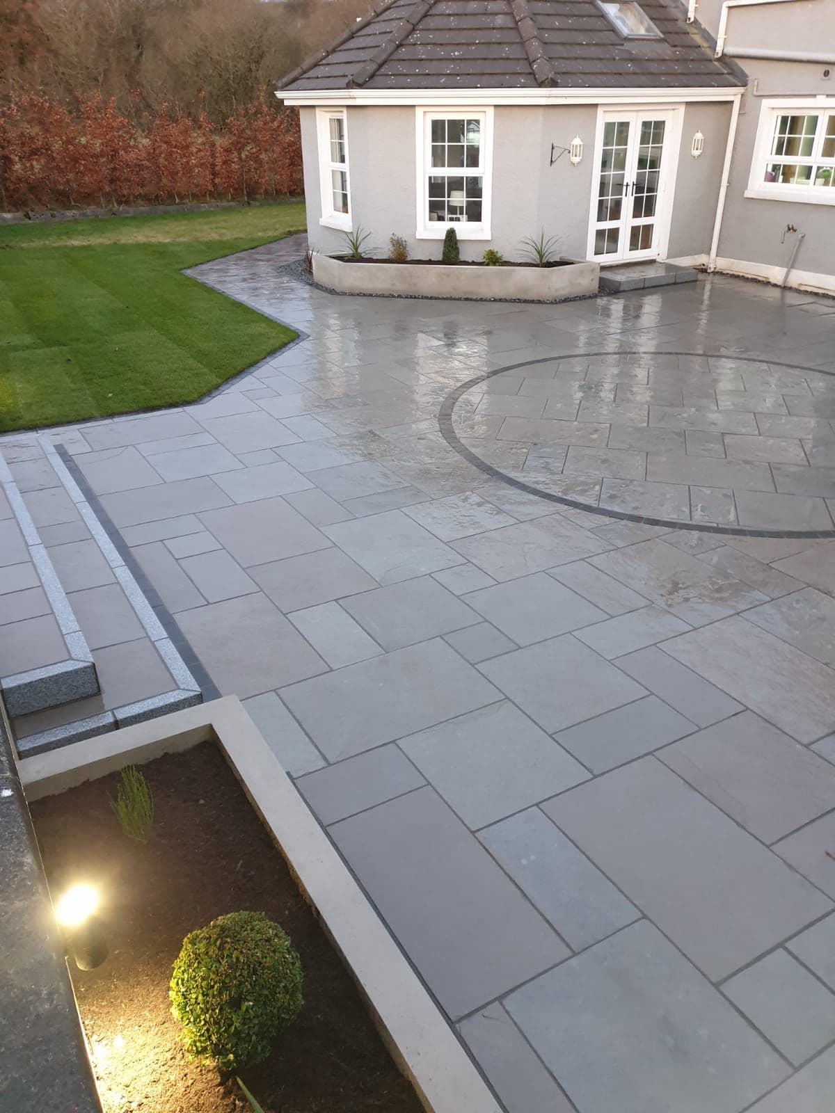 ASH GREY LIMESTONE PAVING RIVEN PACK 18 36SQM